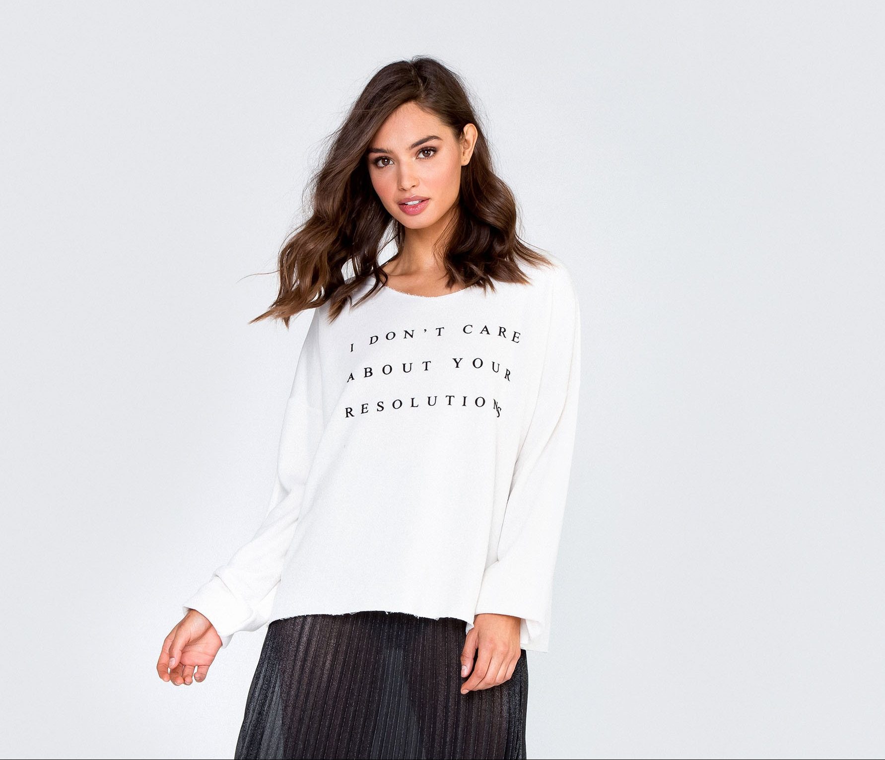 3 идеи стильного образа: свитшот + платье-комбинация | Femmie