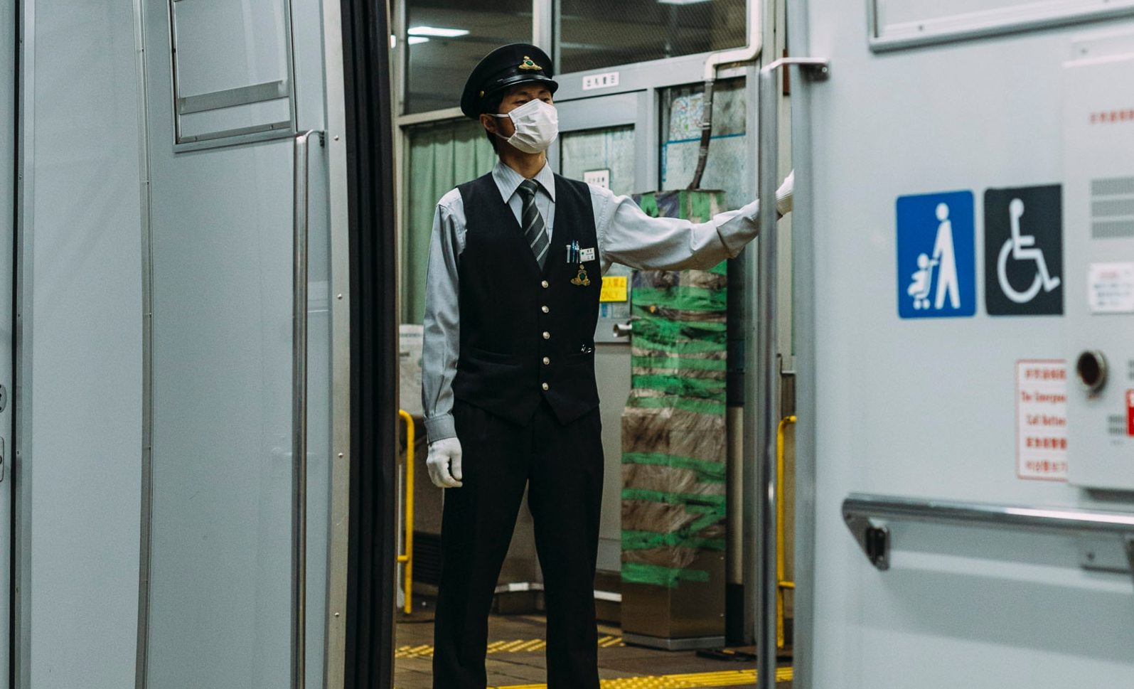 Офисный трутень, лифтовая леди и еще 4 работы, в реальность которых ...